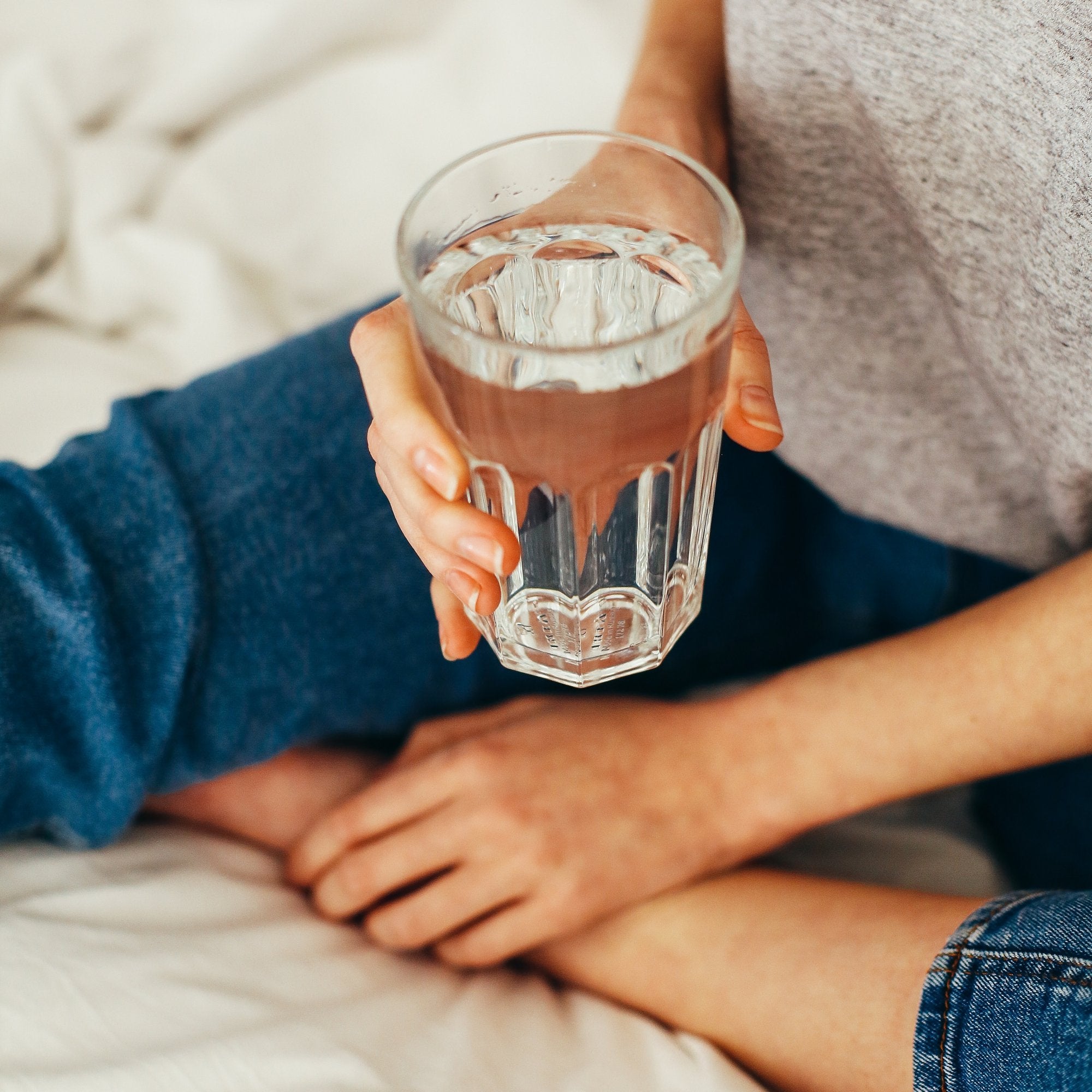 Dehydrated Skin Test – How to Tell if You’re Dehydrated – Hydrant